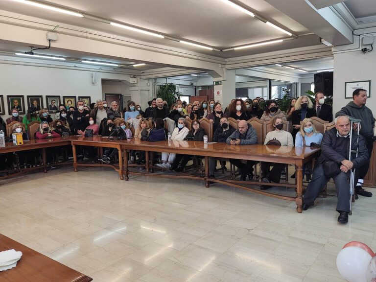 Η κοπή της Πρωτοχρονιάτικης Πίτας των εργαζομένων του Δήμου Αγίου ...